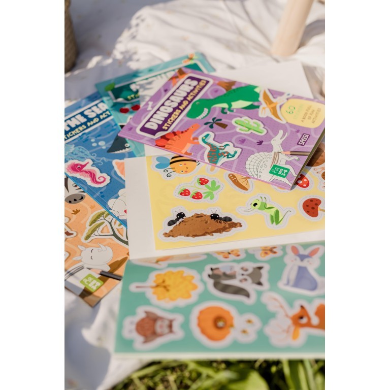 Stickers e attività. Il giardino